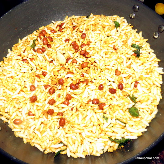 Usha Upchar » Tempered puffed-rice I Puri oggarane recipe I seasoned ...